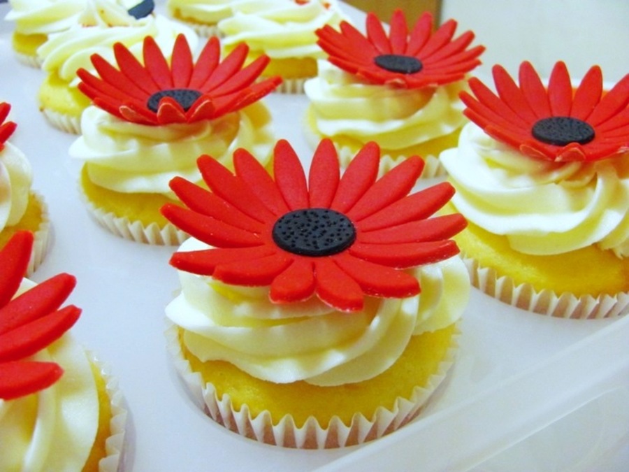 Gerbera Cupcakes - CakeCentral.com
