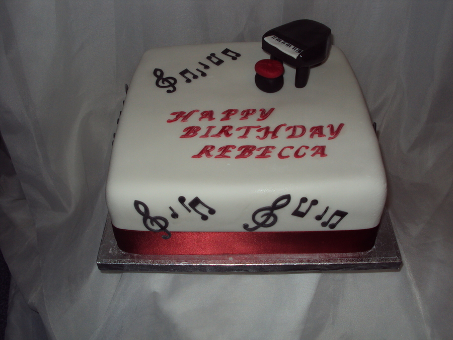 Piano Birthday Cake - CakeCentral.com