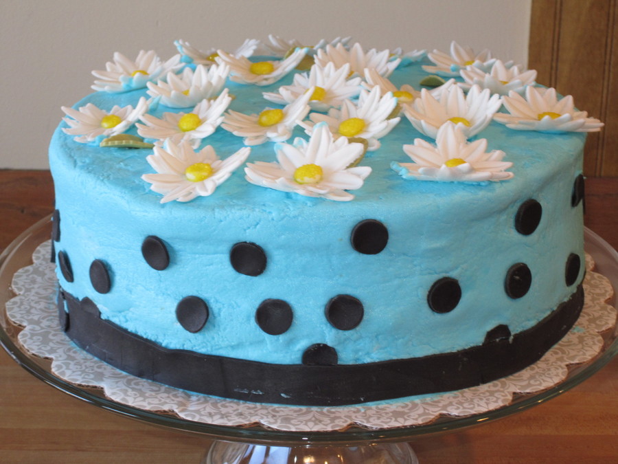 Daisy Cake - CakeCentral.com