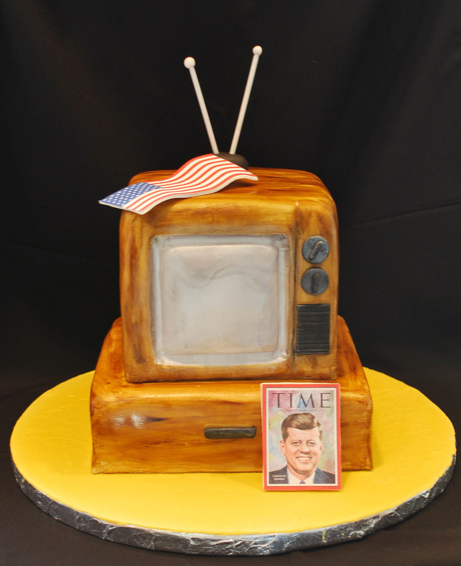 Retro Tv Cake - CakeCentral.com