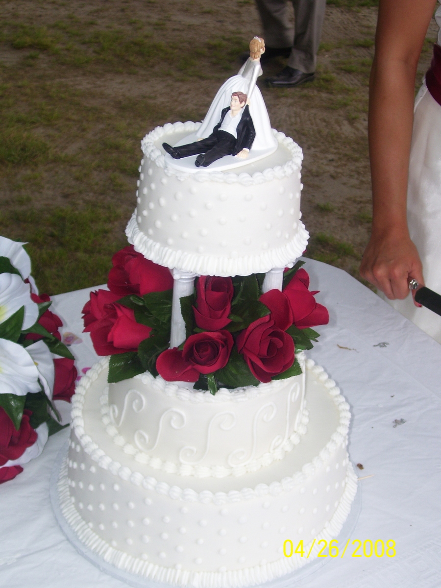 Round White Wedding Cake With Red Roses - CakeCentral.com