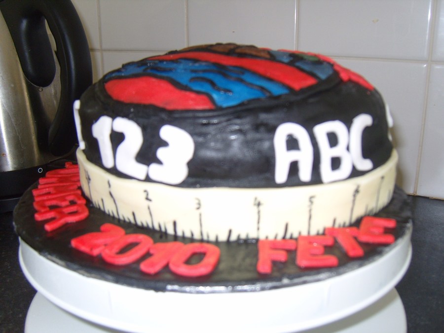 Rockcliffe School Logo Cake - CakeCentral.com