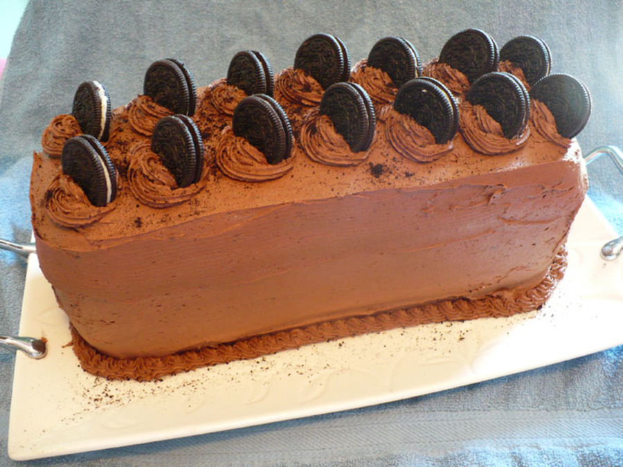 Chocolat Oreo Log Cake - CakeCentral.com