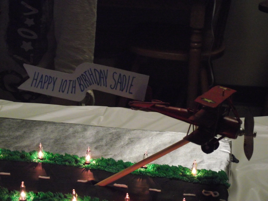 Airport Cake - CakeCentral.com