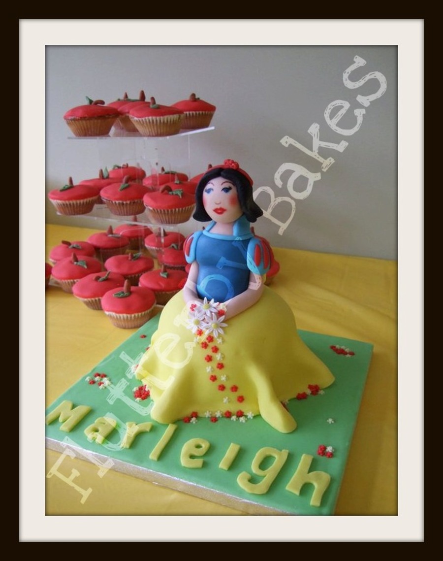 Snow White Cake With Poison Apple Cupcakes - CakeCentral.com