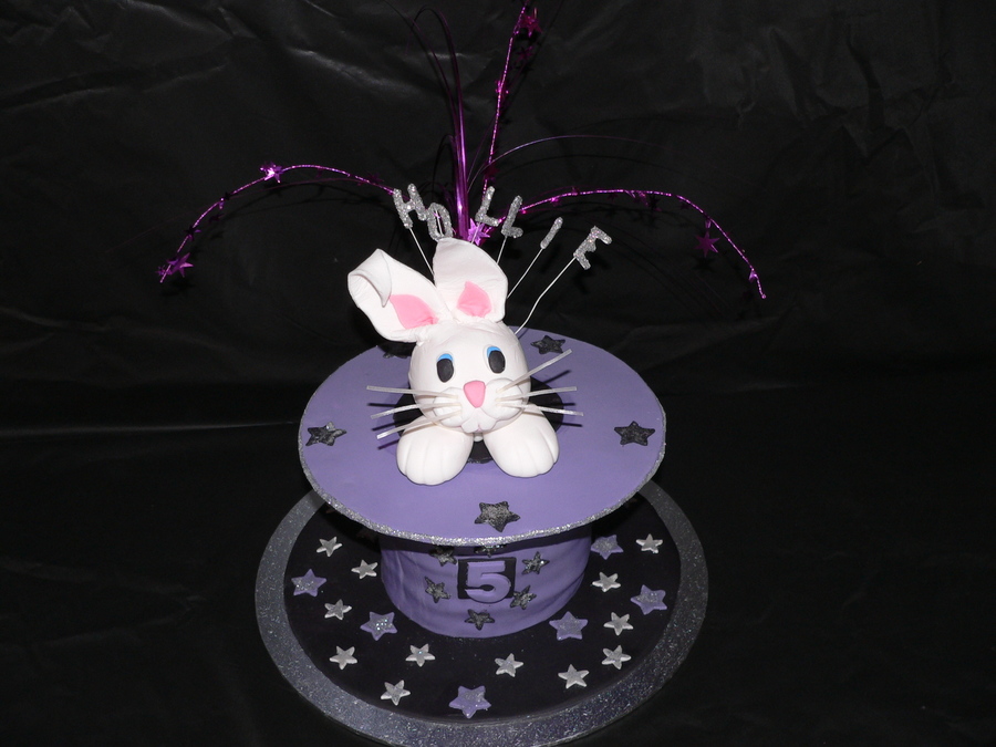 Rabbit In Magicians Hat - CakeCentral.com