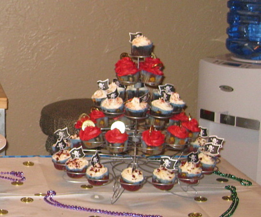 Greyson's Pirate Cake ! - CakeCentral.com