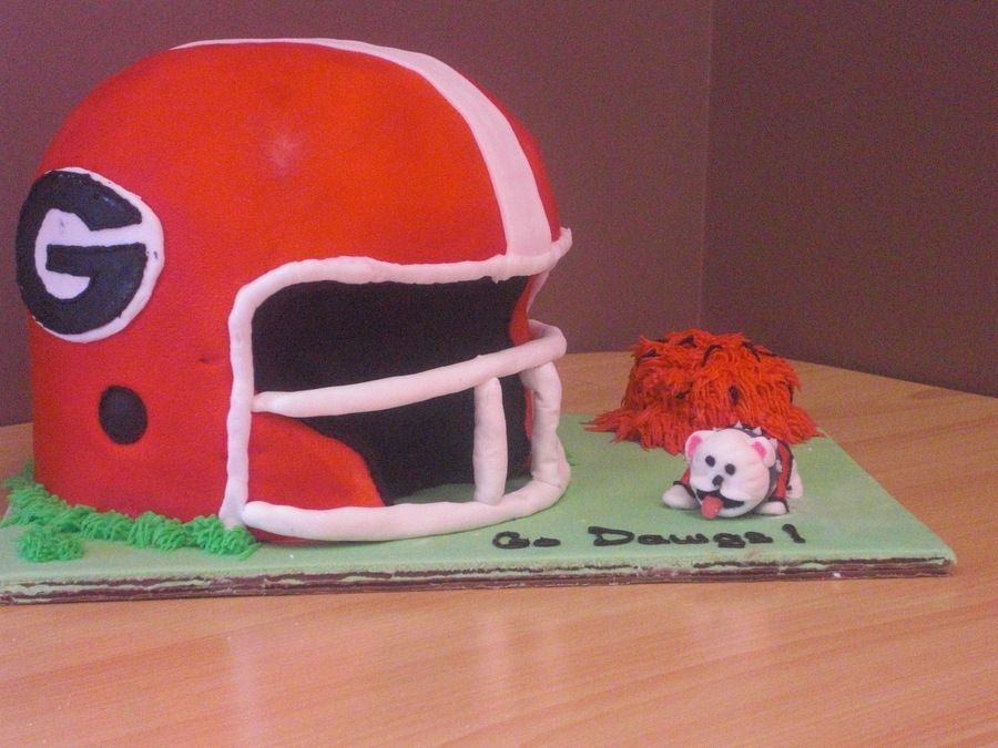 Uga Helmet - CakeCentral.com