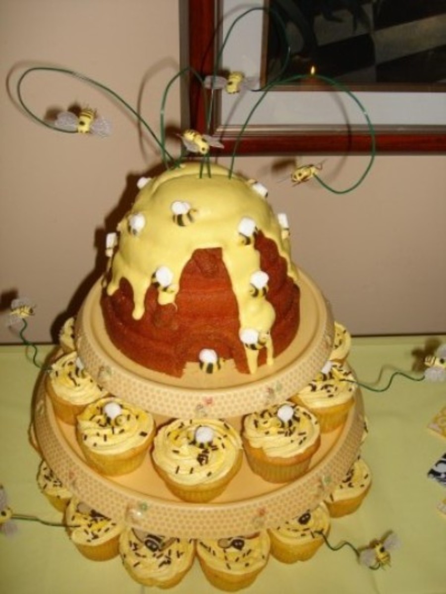 Beehive Cake - CakeCentral.com