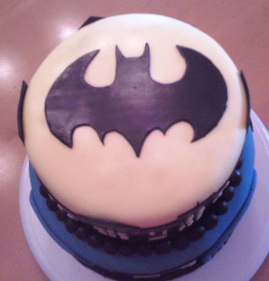 Superman And Batman Cake - CakeCentral.com
