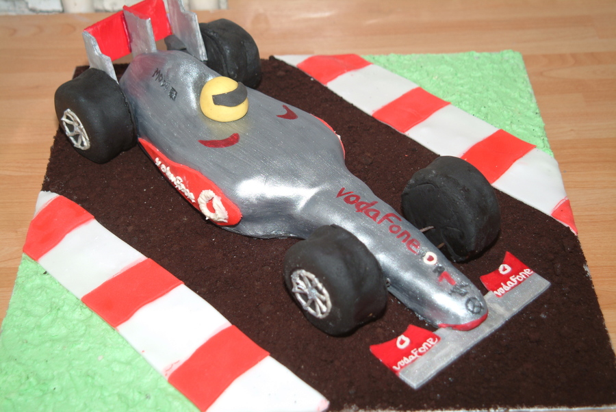 Lewis Hamilton's Mclaren F1 Car - CakeCentral.com
