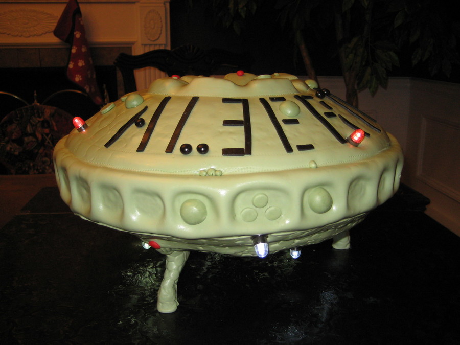 Ufo Cake - CakeCentral.com