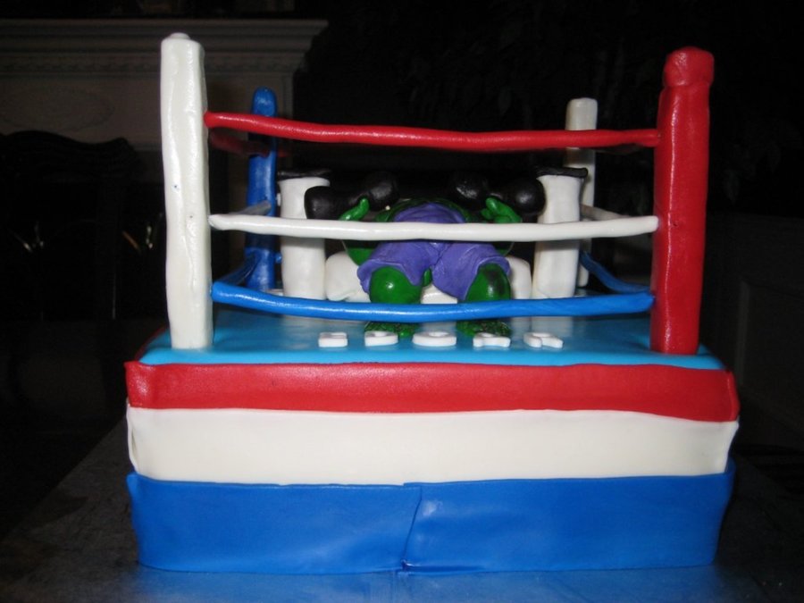 Hulk Cake - CakeCentral.com