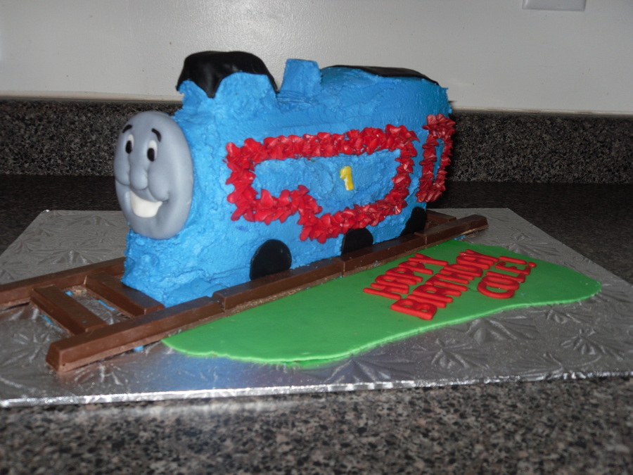 Thomas The Train! - CakeCentral.com