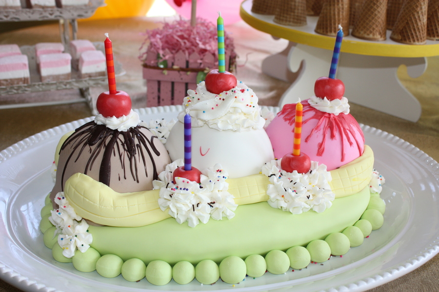 Banana Split Cake - CakeCentral.com