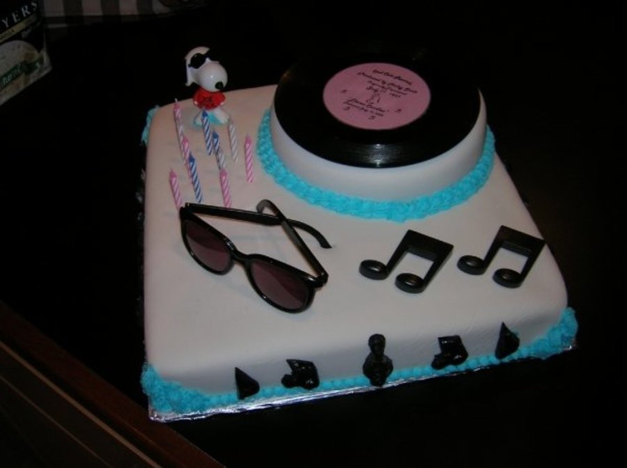 Hip Music Themed Birthday Cake - CakeCentral.com