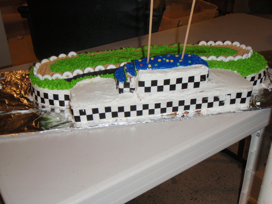 Race Track Cake - CakeCentral.com