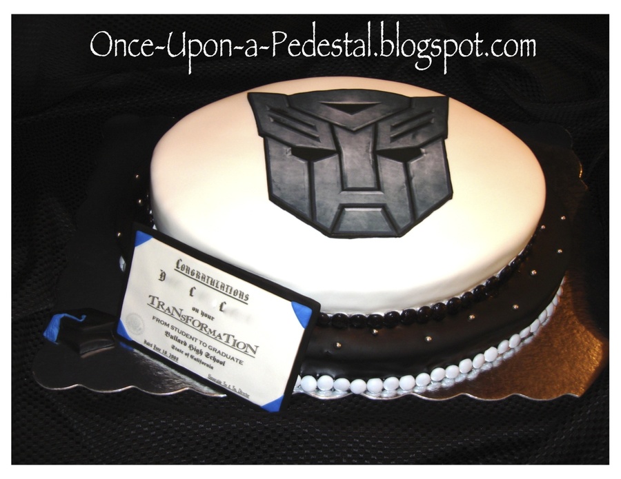 Transformer Graduation - CakeCentral.com