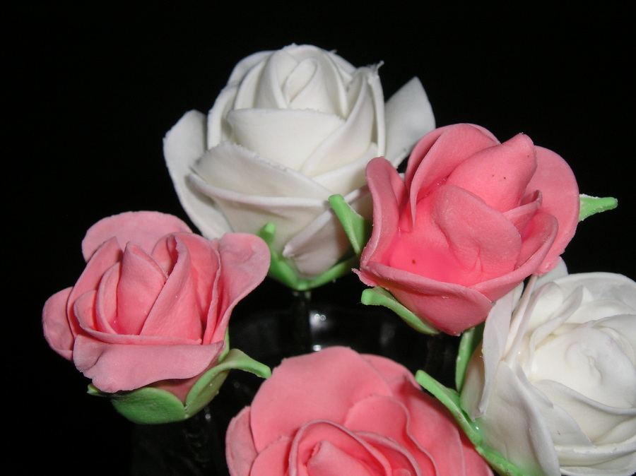 Gumpaste Roses - CakeCentral.com