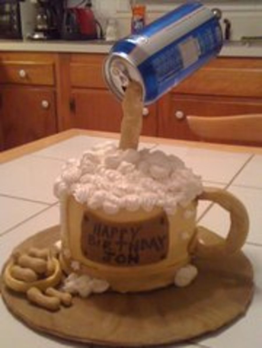 Bud Light Pouring Into Mug - CakeCentral.com