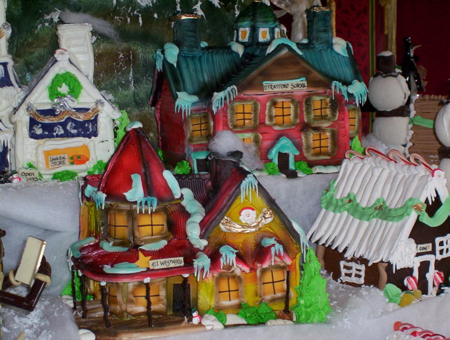 Gingerbread House Display - CakeCentral.com