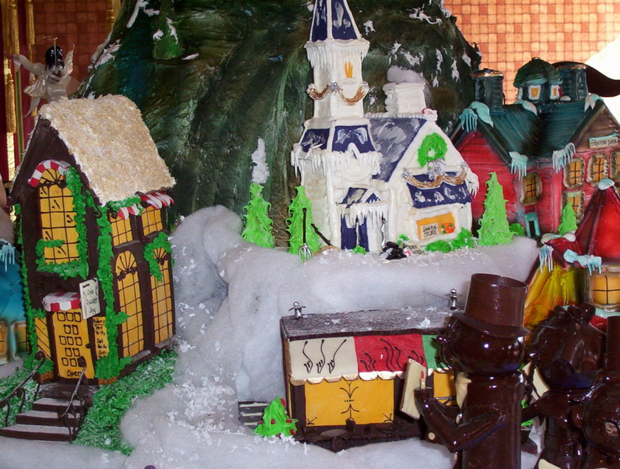 Gingerbread House Display - CakeCentral.com