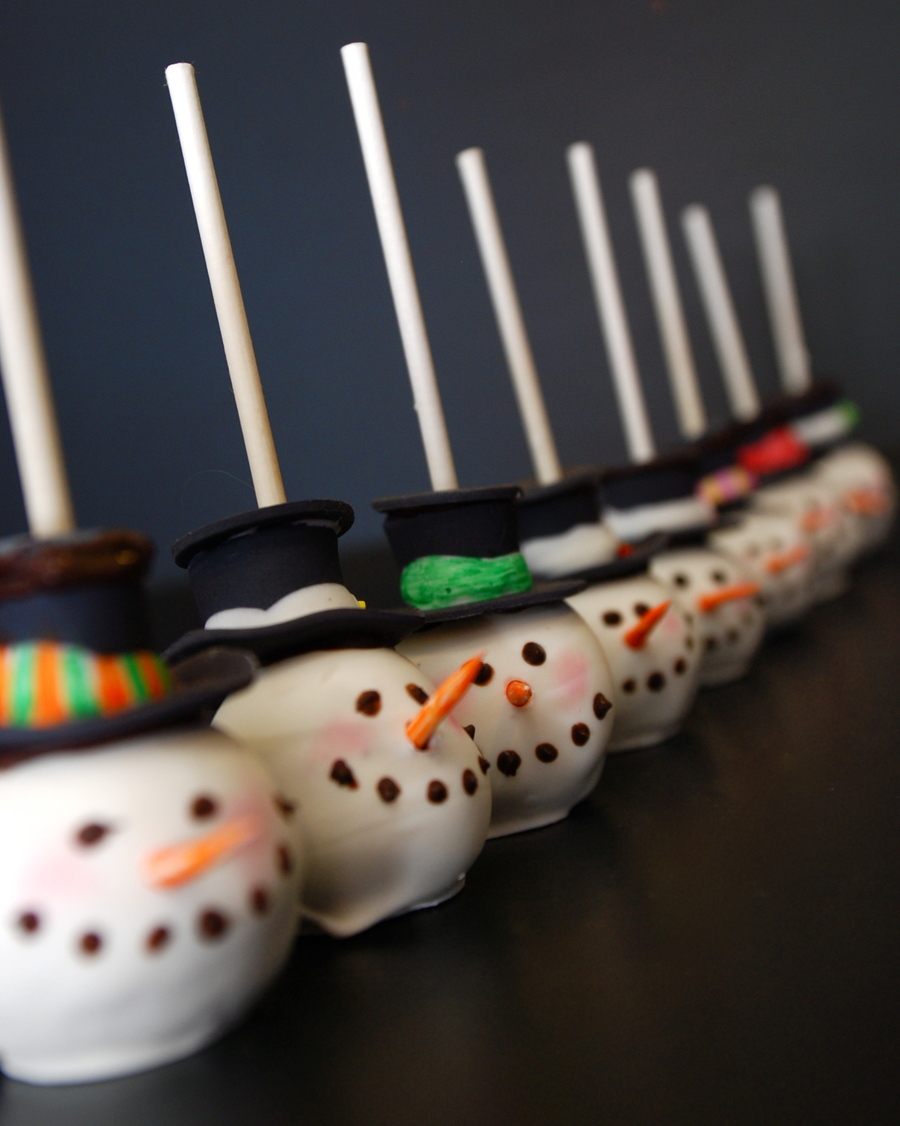 Snowman Cake Pops - CakeCentral.com