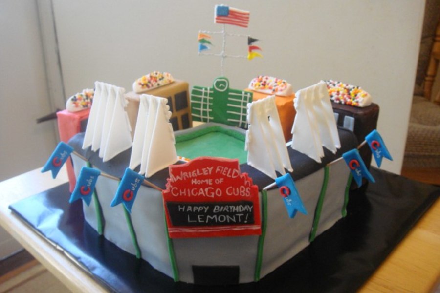 Wrigley Field Cake - CakeCentral.com