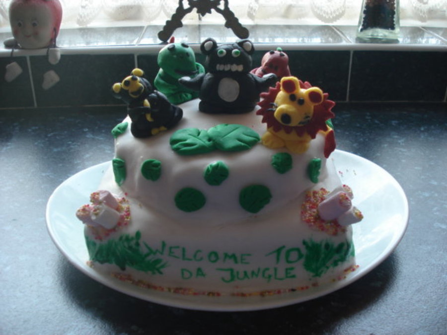 Jungle Cake - CakeCentral.com