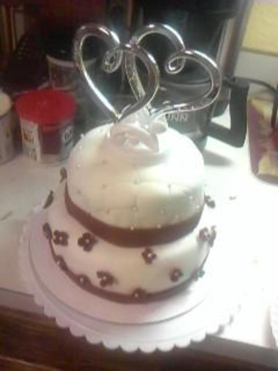 2 Tear Wedding Cake - CakeCentral.com