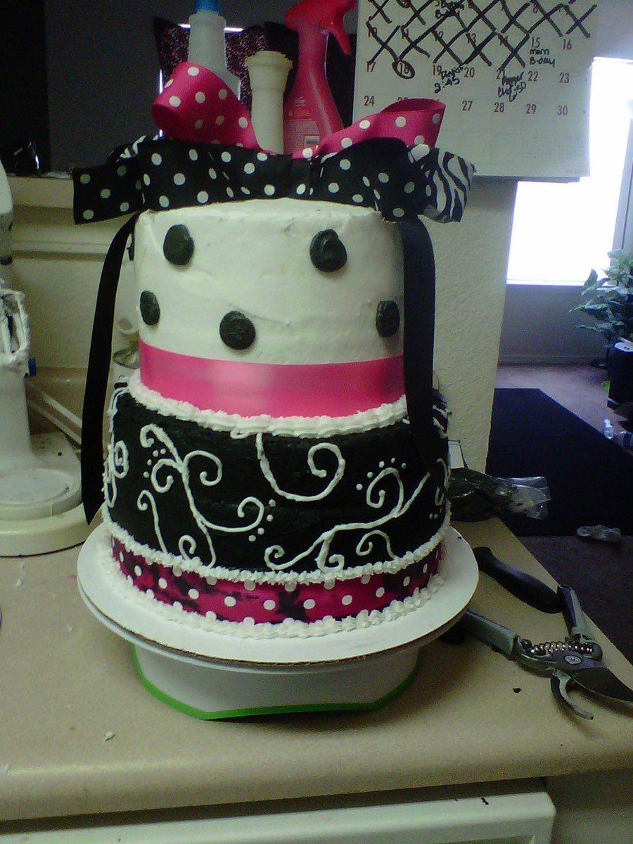 Loopy Dot Cake - CakeCentral.com