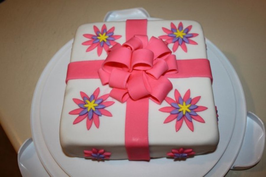 Gift Birthday Cake - CakeCentral.com