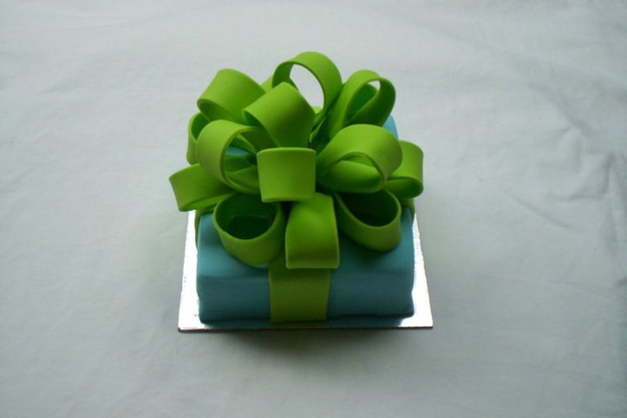 Bow Cake Mini - CakeCentral.com