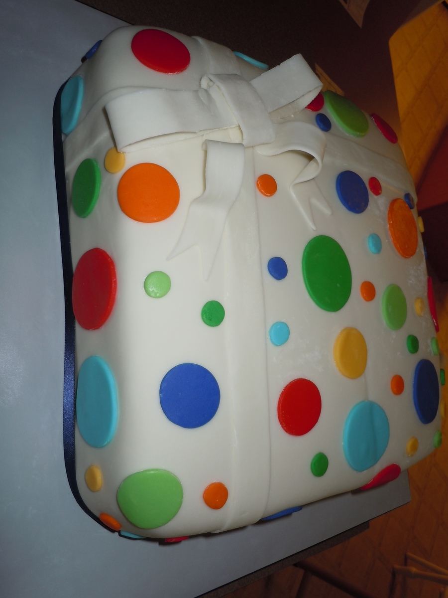 Polka Dot Cake - CakeCentral.com