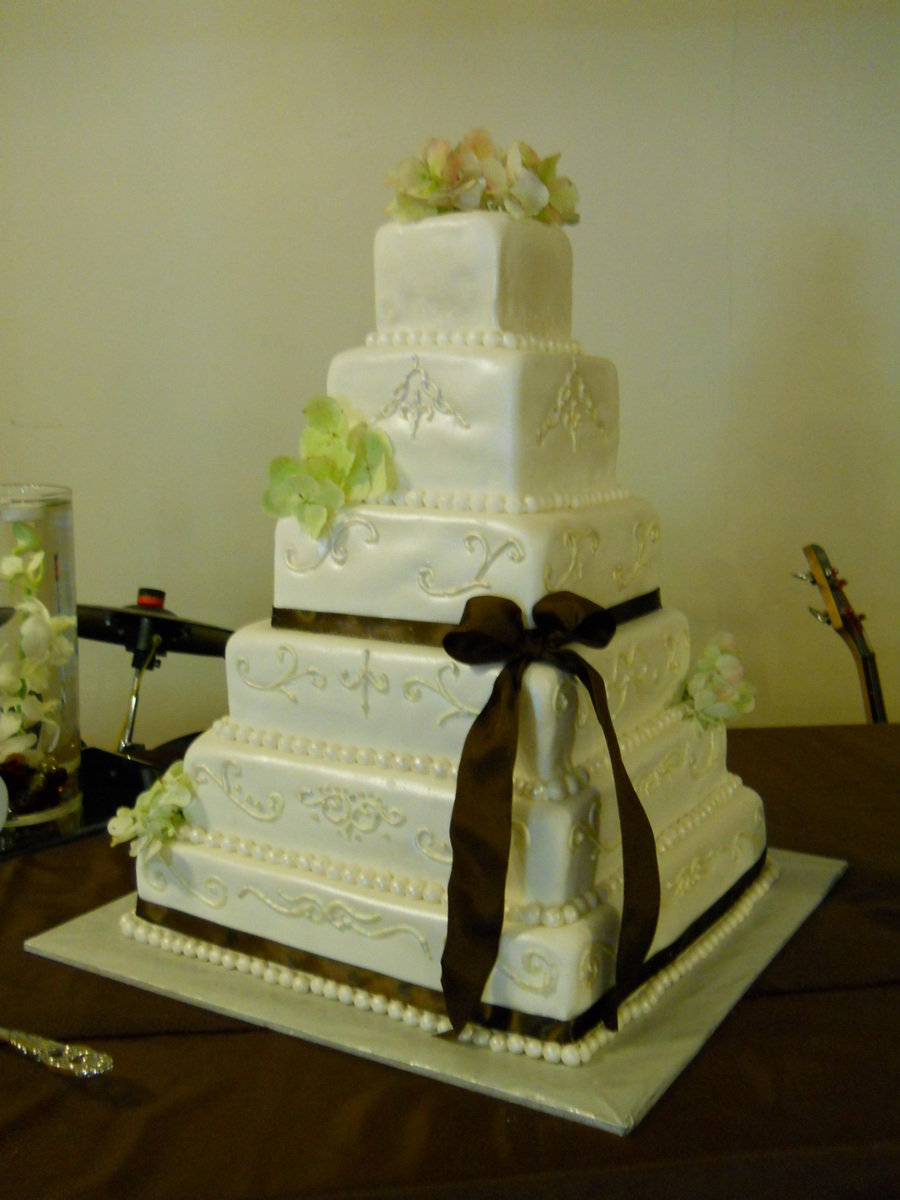 Square Fondant Cake - CakeCentral.com