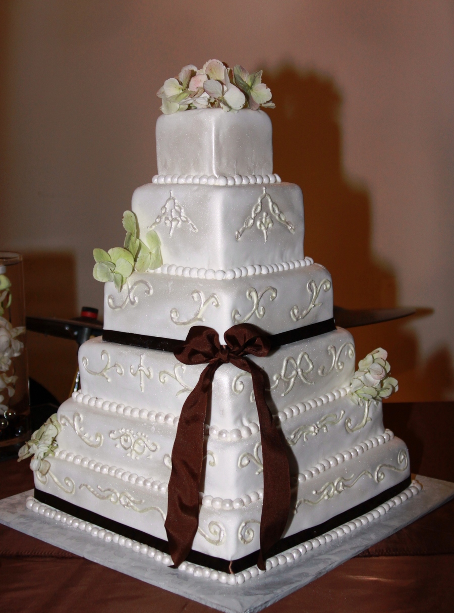 Square Fondant Cake - CakeCentral.com