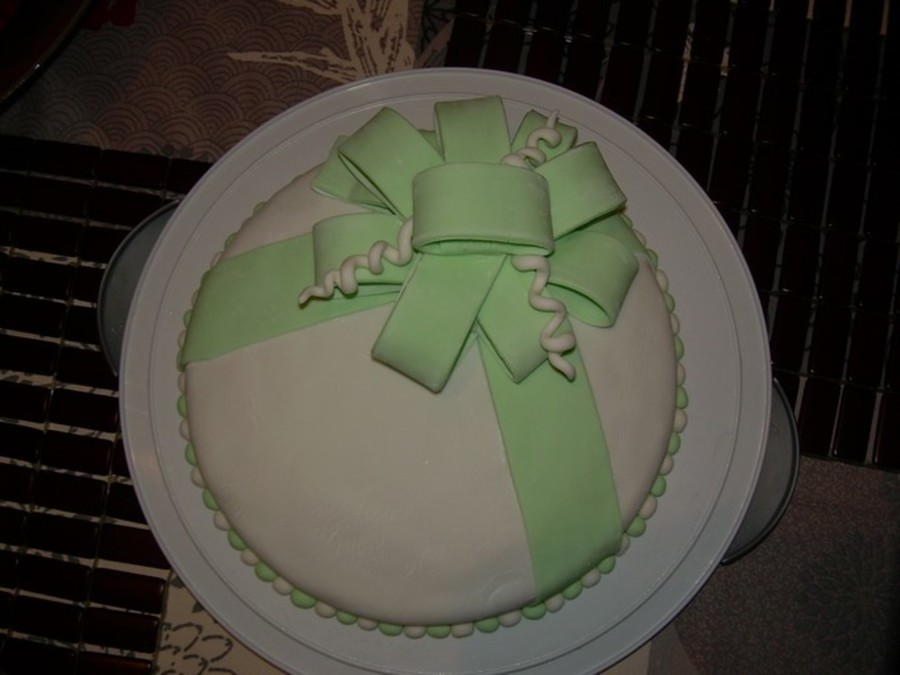 Bow Cake - CakeCentral.com