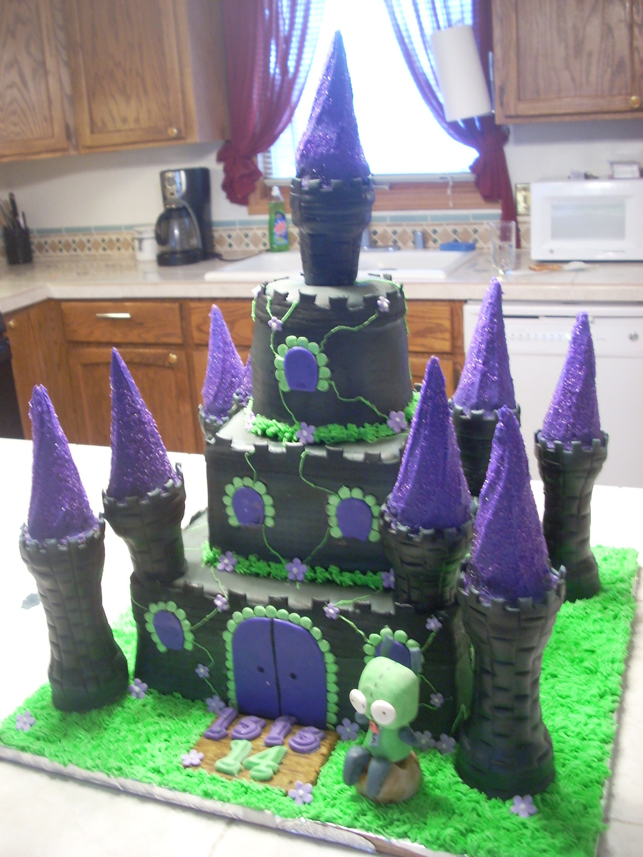 Invader Zim Castle Cake - CakeCentral.com