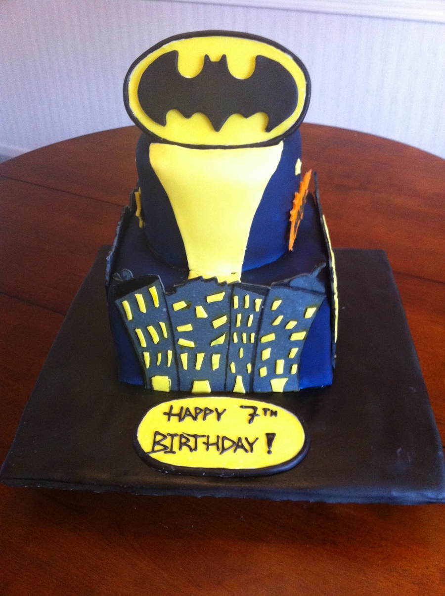 Batman Cake! - CakeCentral.com