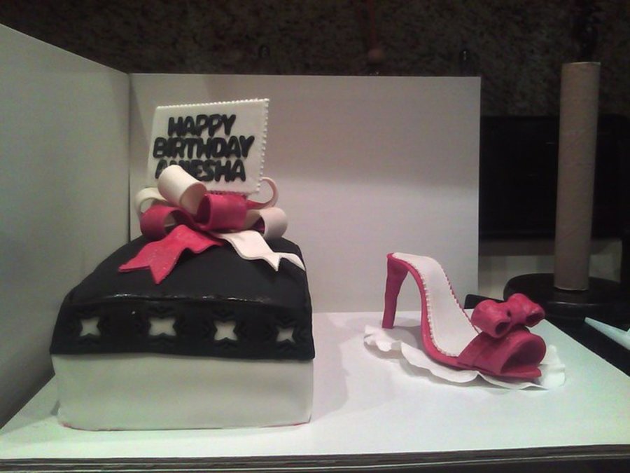 Shoe And Shoe Box Cake - CakeCentral.com