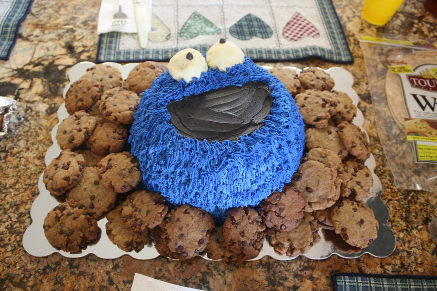 Cookie Monster Cake - CakeCentral.com