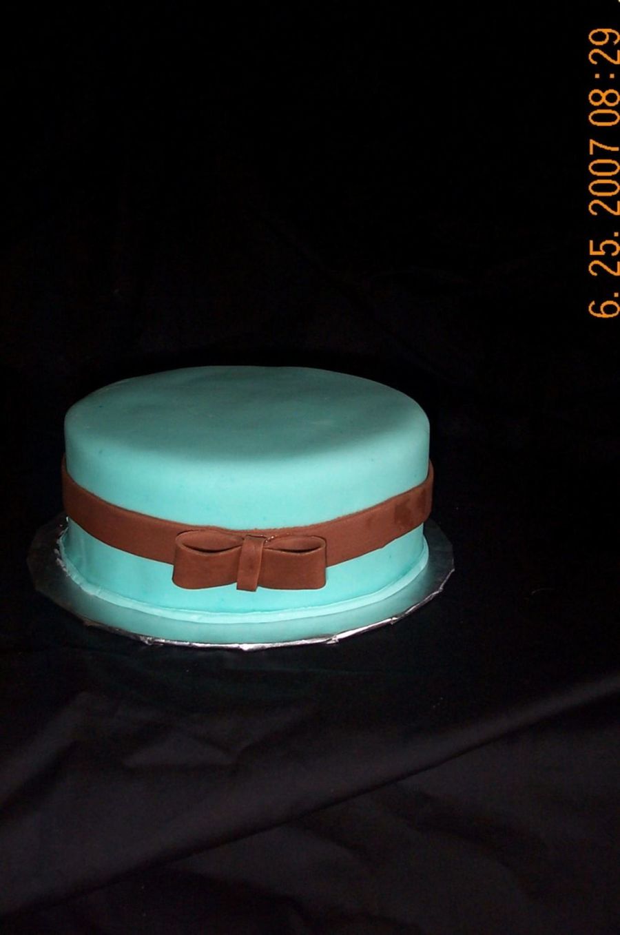 Simple Bow - CakeCentral.com