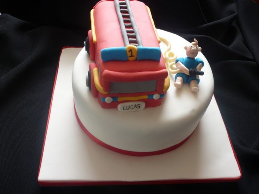 Fire Engine - CakeCentral.com