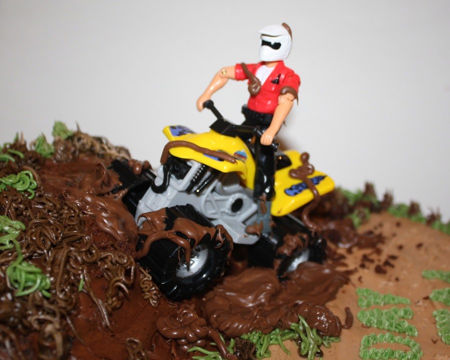 4 Wheeler Cake - CakeCentral.com