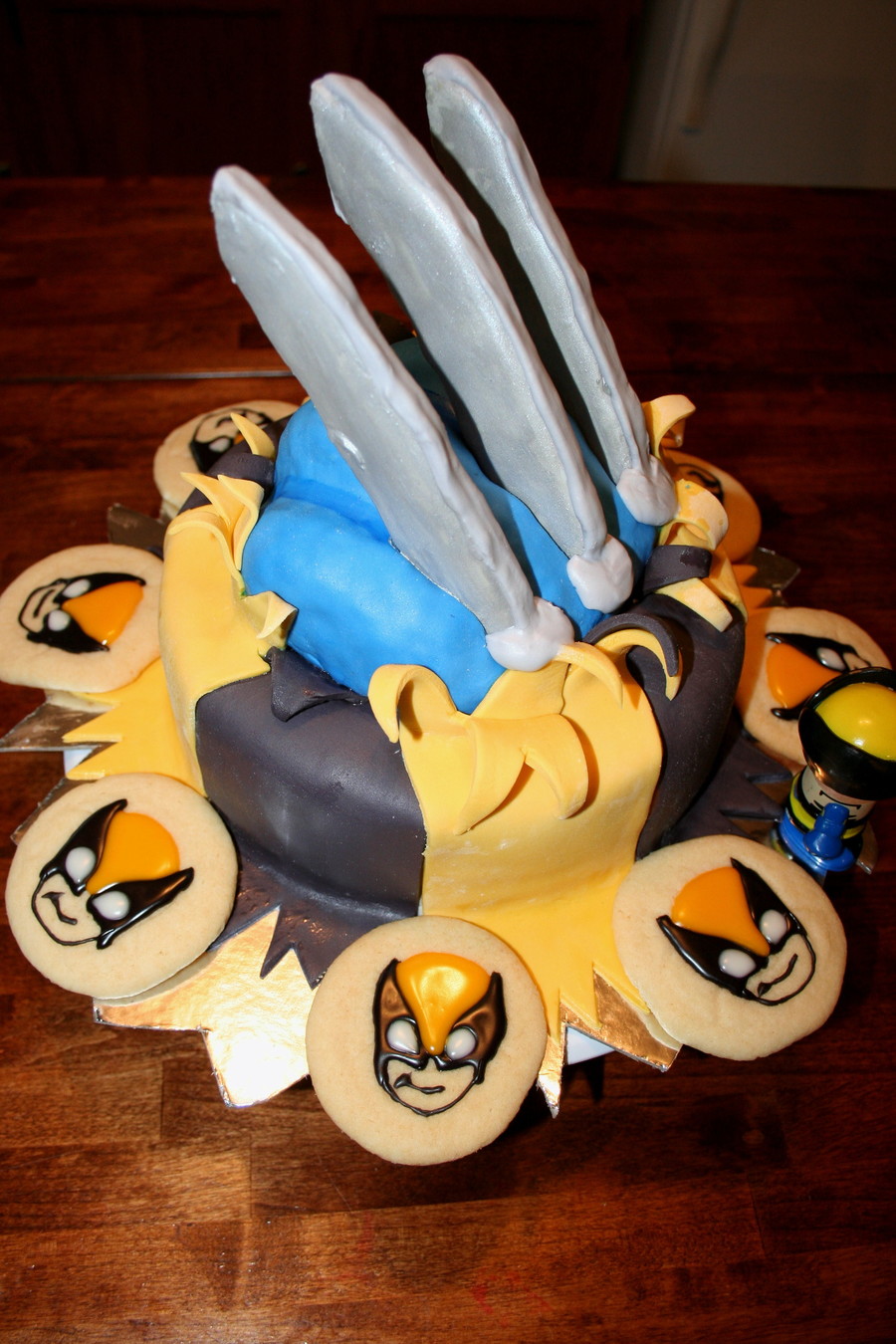 Wolverine, X-Men - CakeCentral.com