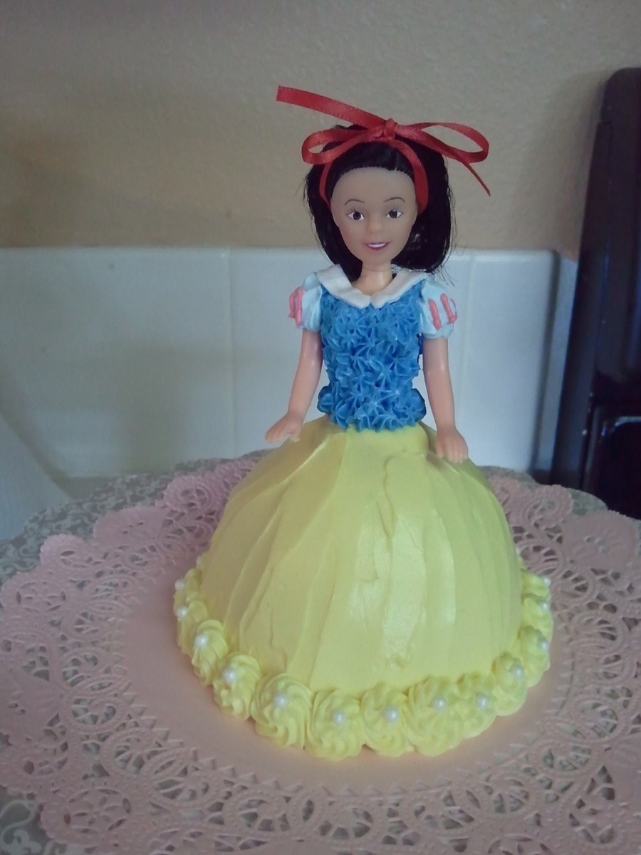 Snow White Mini Doll Cake - CakeCentral.com