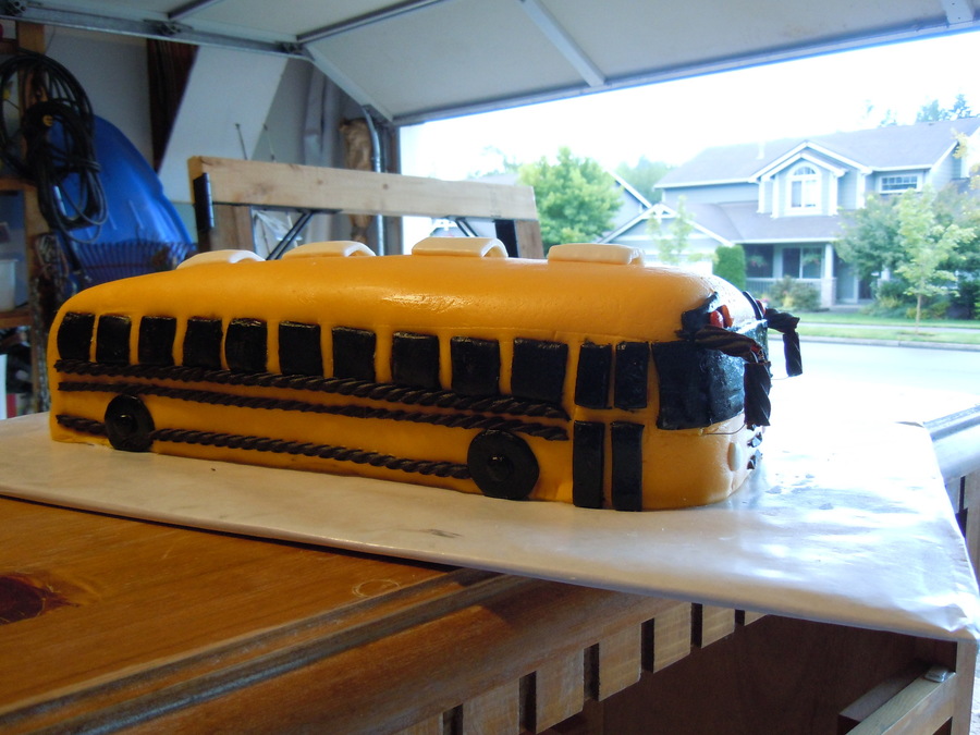 School Bus Cake - CakeCentral.com