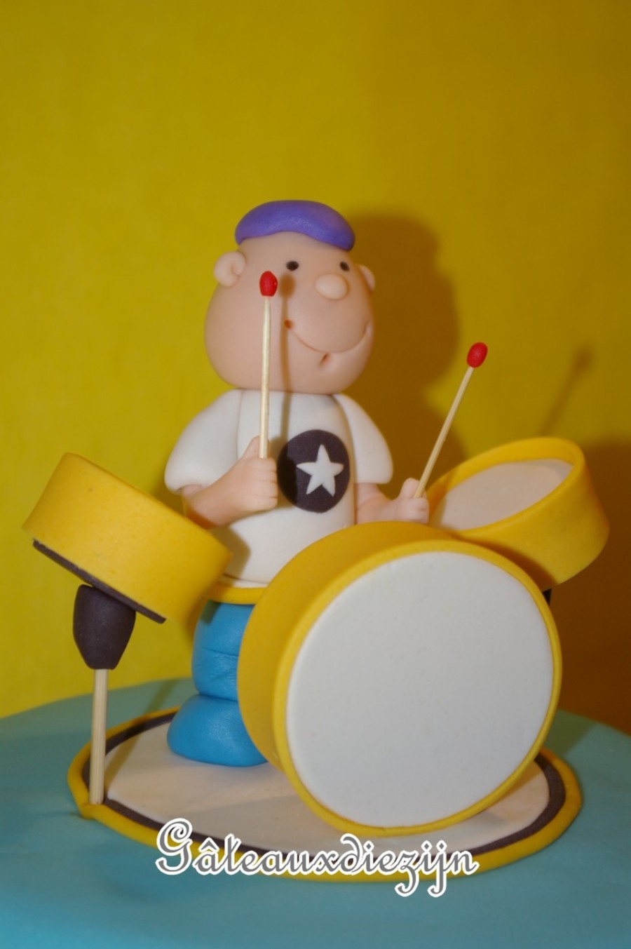 Drummer Boy - CakeCentral.com