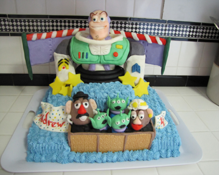 Buzz Lightyear Cake - CakeCentral.com