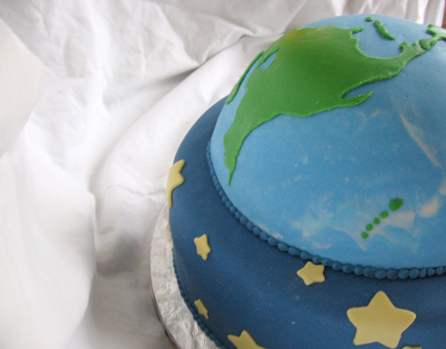 Earth Birthday Cake - CakeCentral.com